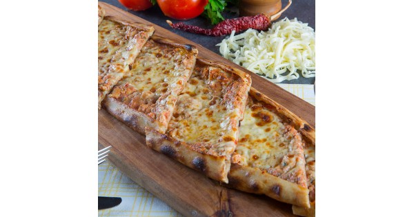 Tavuklu Kaşarlı Pide